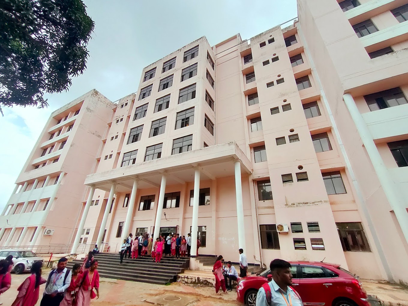 Buxi Jagabandhu Bidyadhar (BJB) Autonomous College - Student Reviews